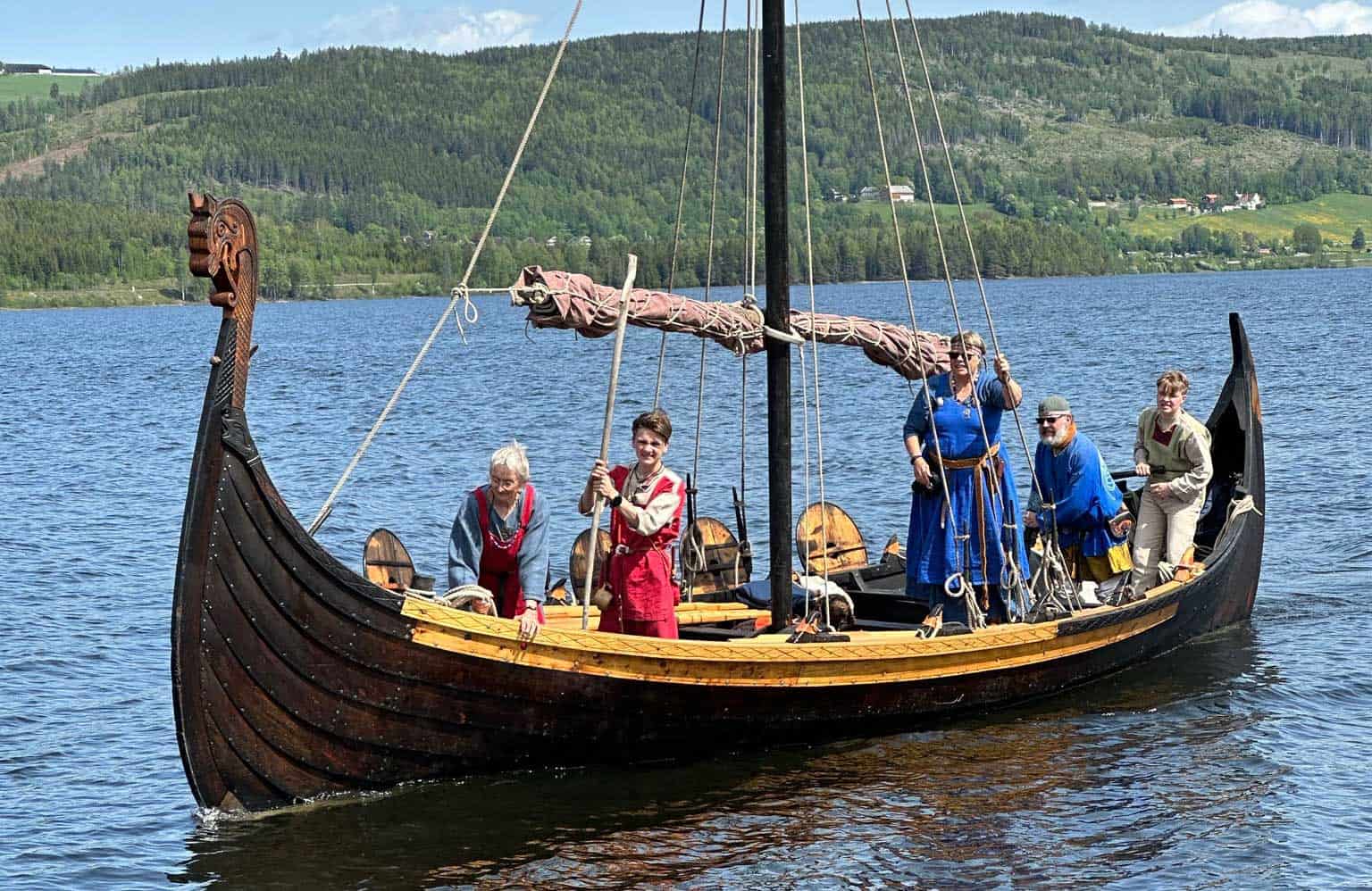 ”Vikinger” fra Ukraina besøkte Strandenga - Biri